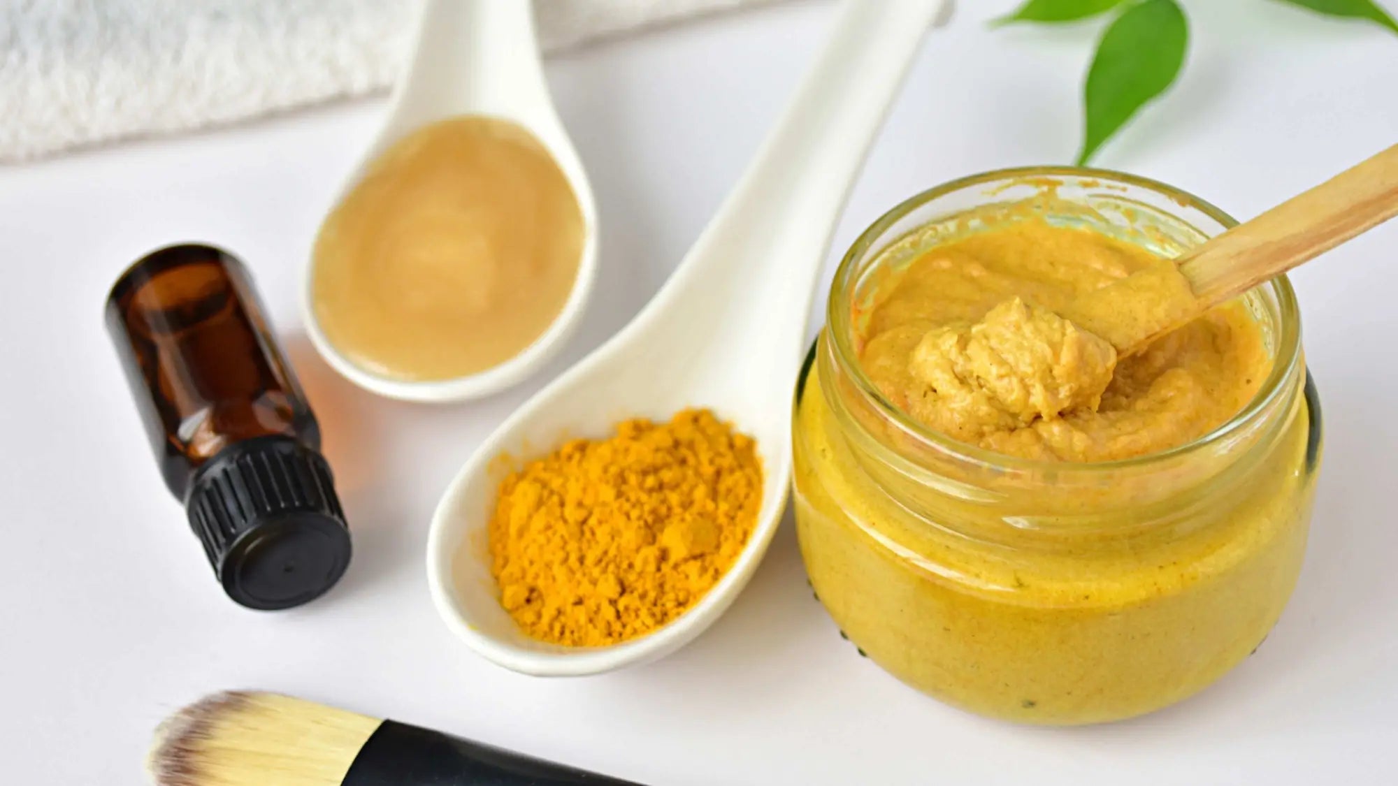 Turmeric for Skin: How to Use Turmeric Powder